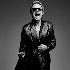 David Lee Roth Studio Live – Van Halen’s “Panama” – 2022 | full in bloom