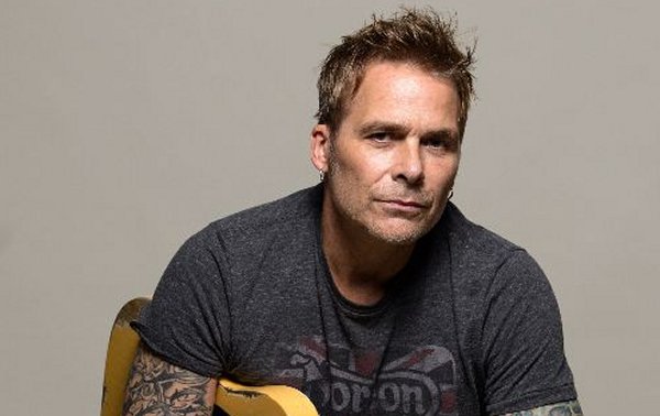 White Lion Vocalist Mike Tramp ‘For Første Gang’ NEW ALBUM in Danish ...