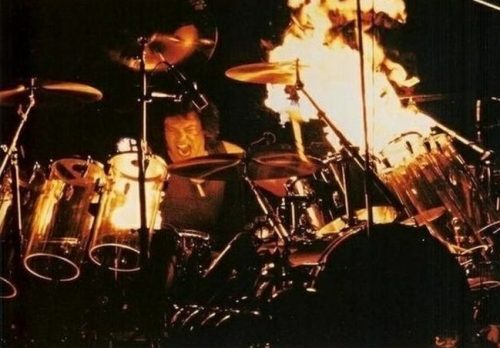 Alex Van Halen After Getting Lit on Fire: “Hey, look at my fn’ arm ...